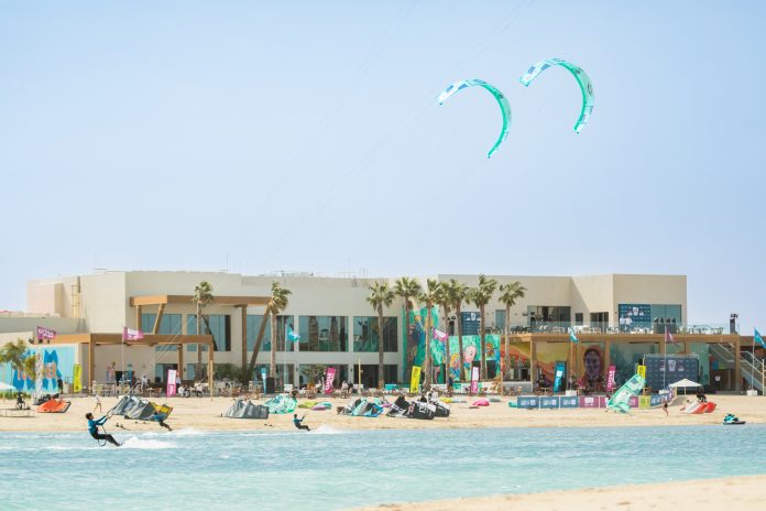 Qatar Kitesurfing - Fuwairit Kitesurfing Guide - Kitesurfing Magazine
